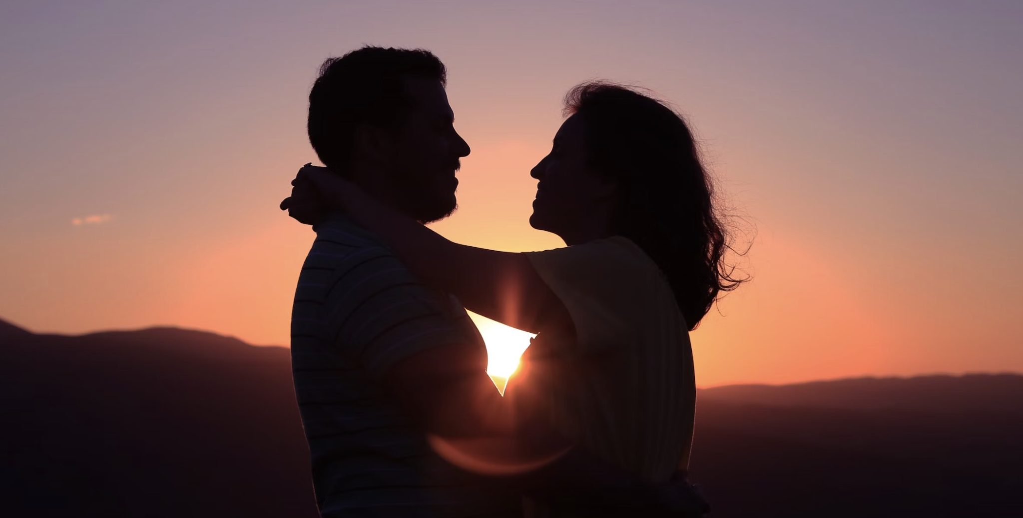 Hvordan ved man, om man er forelsket? Se de 5 tegn her